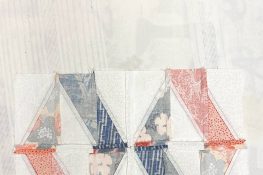 7 easy steps to make a scrappy border using strip sets - QUILTsocial