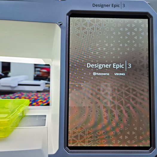 Unboxing the NEW Husqvarna VIKING DESIGNER EPIC 3 - QUILTsocial