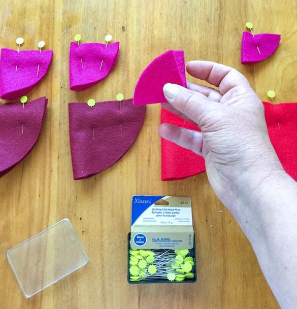 Making sew easy, summer fresh felt strawberry pin cushions